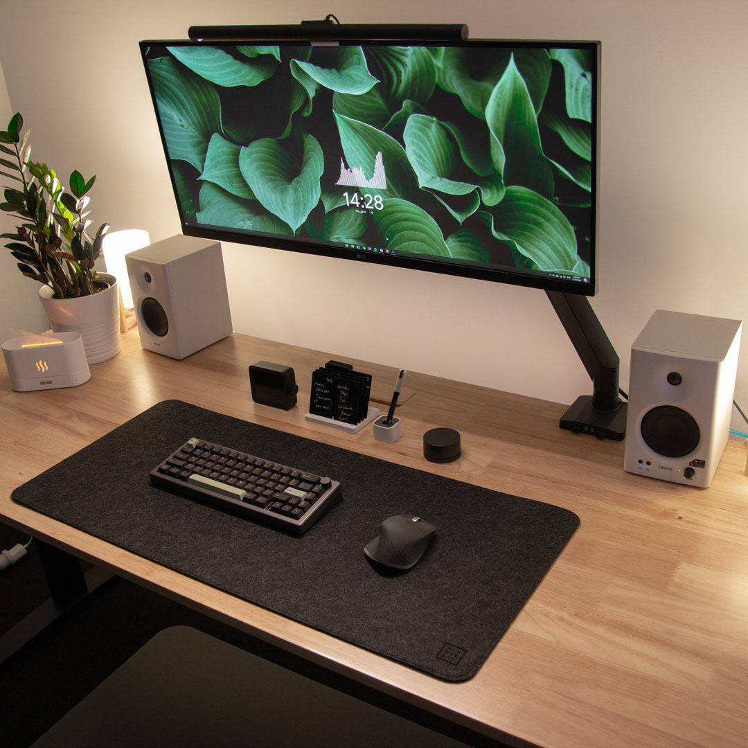 Desk Pad | Minimal Desk Setups